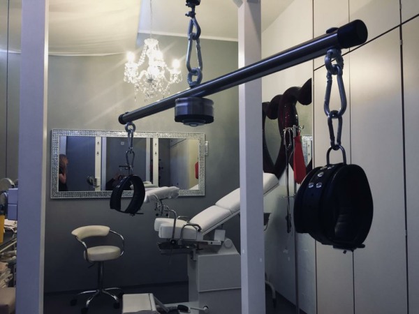 Exklusives SM-Studio München: Dein Ort für dunkle Fantasien